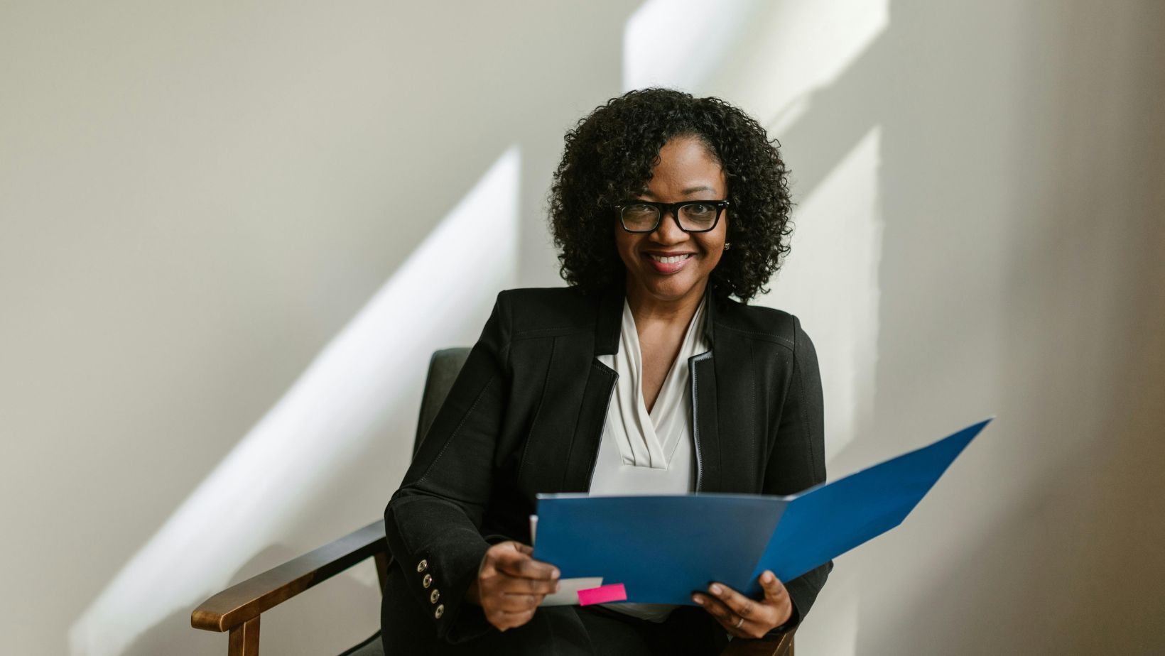 Smart Lady Program: How Female Entrepreneurs Defy Barriers and Drive ...